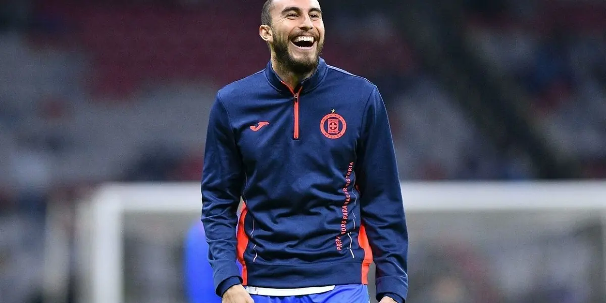 Cruz Azul player Alejandro Mayorga is a hit off the field because he is ...