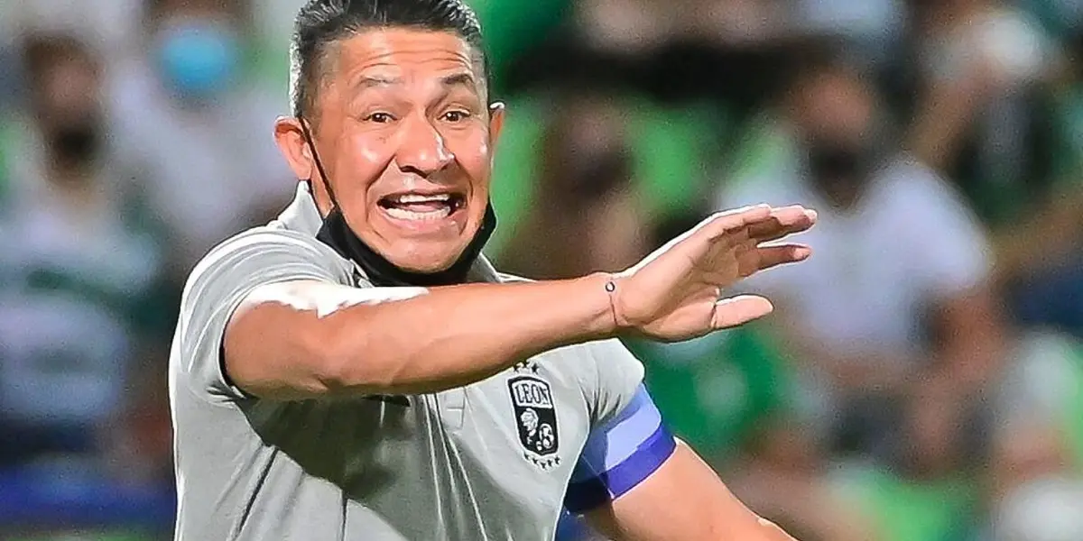 How many titles did Ignacio Ambriz win as a player?