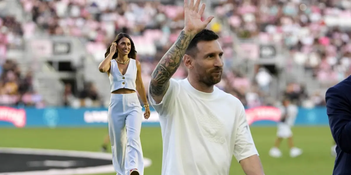 Pictures of Messi and Antonela Roccuzzo in a yacht in Miami