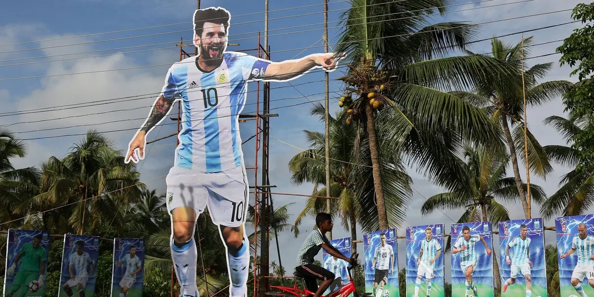 Social networks exploded with the new monument to Messi