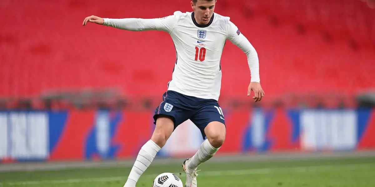 Mason Mount girlfriend: the woman of the England's star